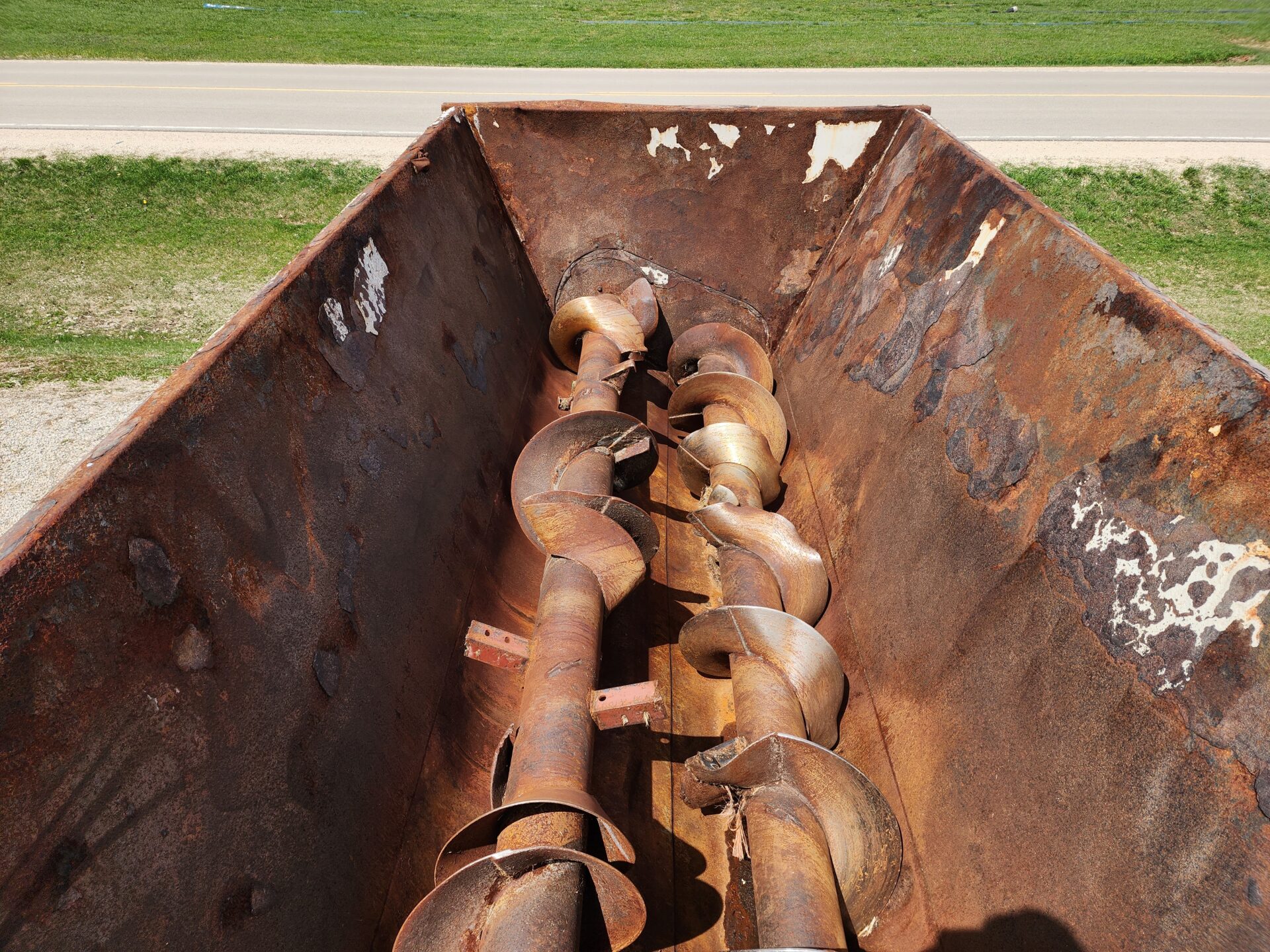 Kuhn Knight 8132 Manure V-Spreader - Phil's Pumping and Fabricating