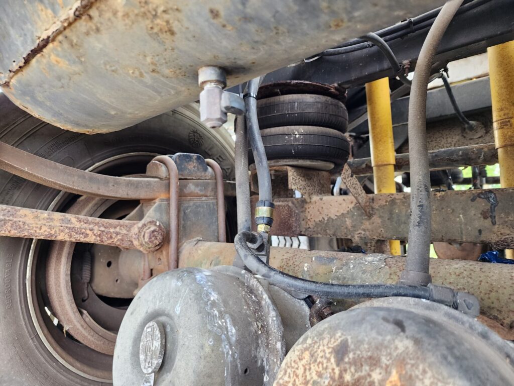 T-134/U-4655 2000 Engle 6500 Gallon Stainless Steel Semi Tanker - Phil ...