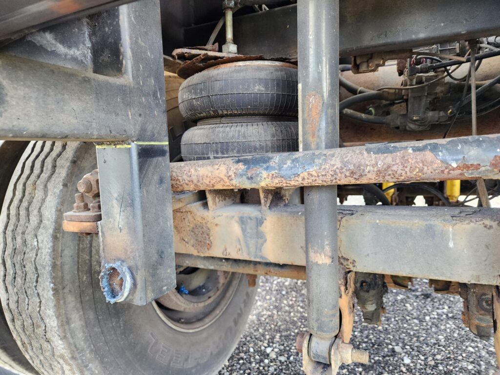 T-134/U-4655 2000 Engle 6500 Gallon Stainless Steel Semi Tanker - Phil ...