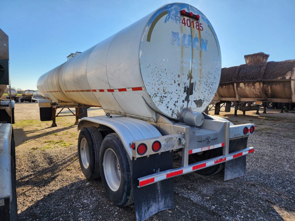 U-4706 2004 West-Mark 6400 Gallon Stainless Steel Semi Tanker - Phil's ...