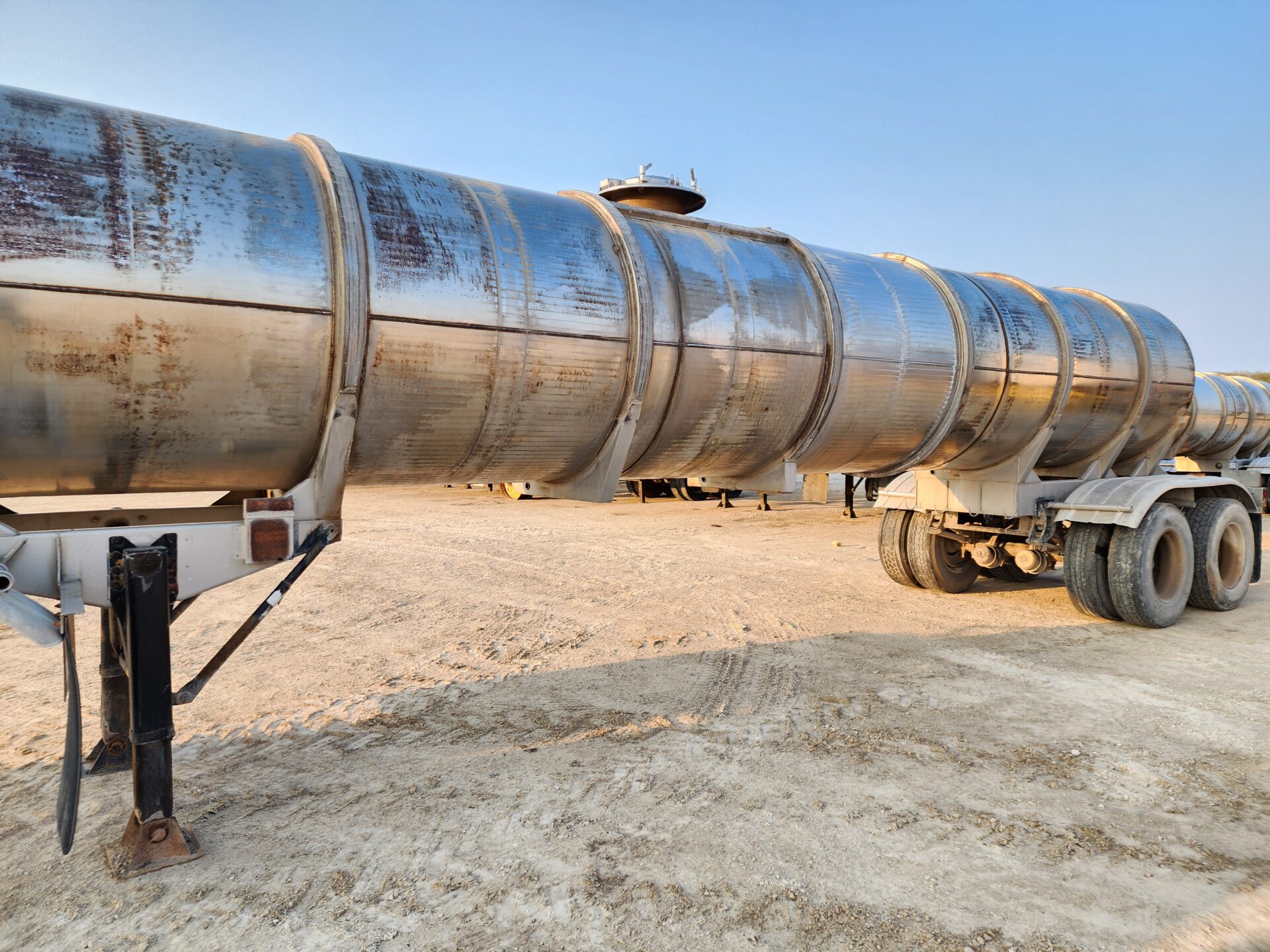 U-4720 1989 WestMark 6700 Gallon Stainless Steel Semi Tanker - Phil's ...